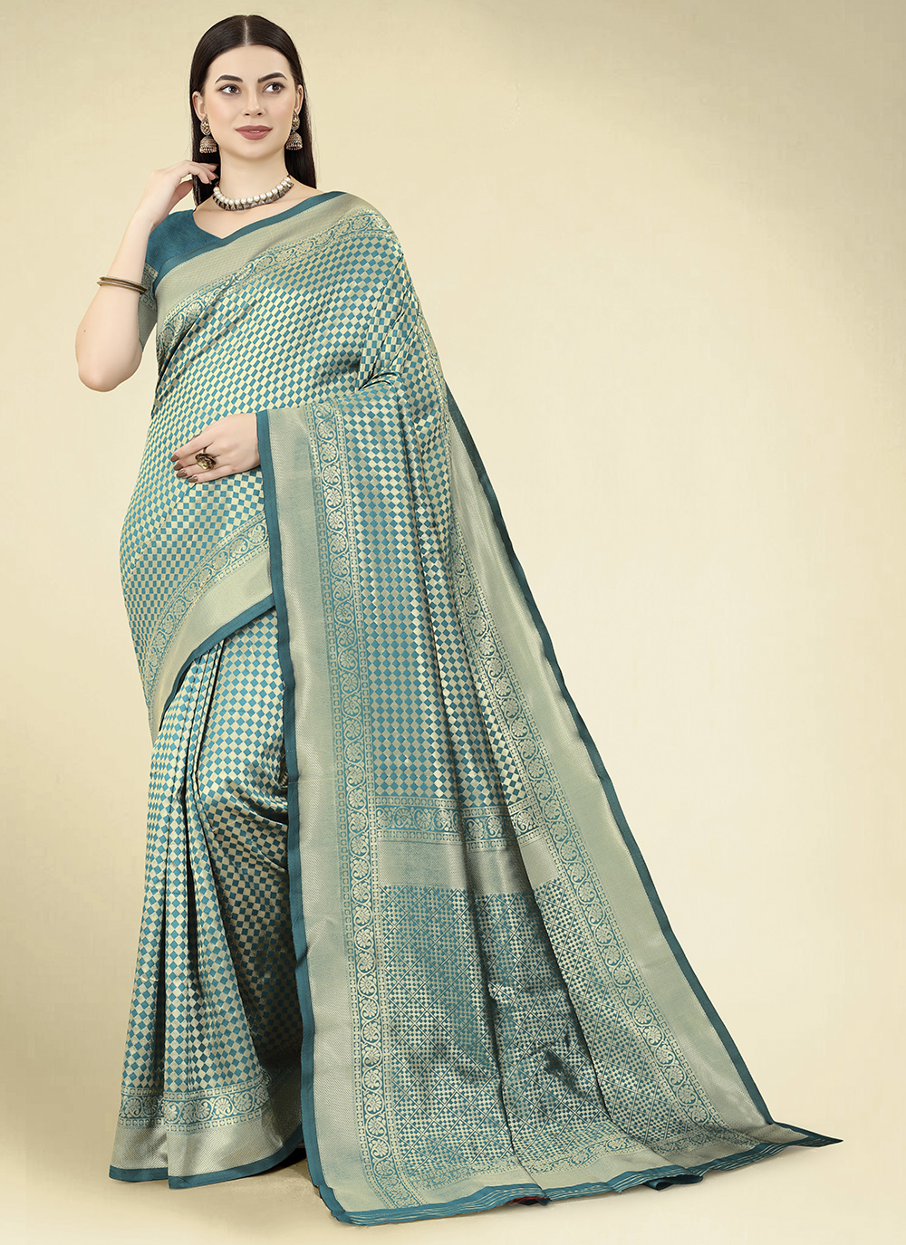 Saree- Anishka Creation